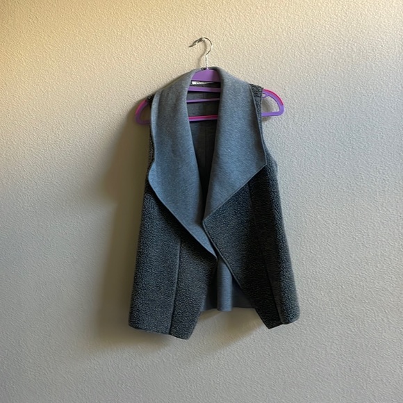 Tommy Bahama | Other | Tommy Bahama Reversible Fleece Sherpa Vest Extra ...